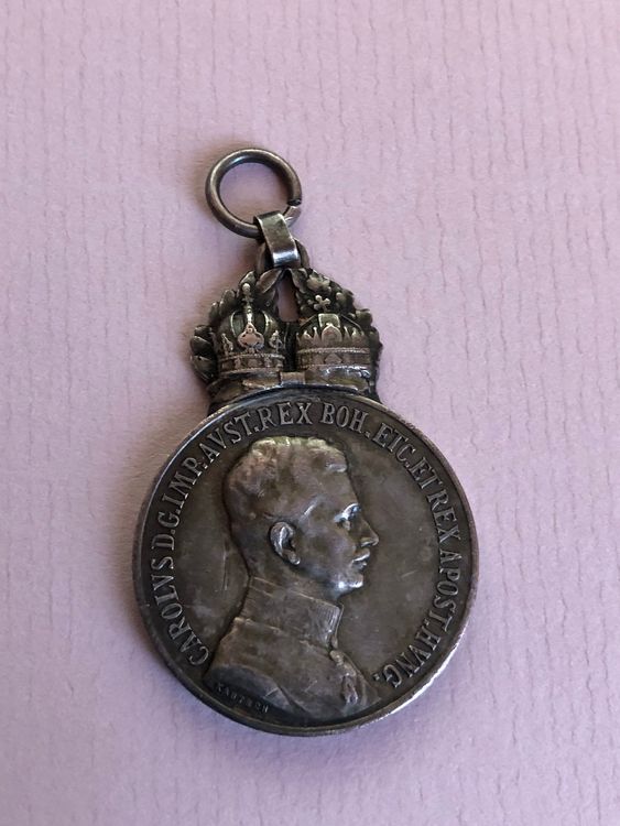 2 Militärverdienstmedaille Signum Laudis Karl l. | Kaufen auf Ricardo