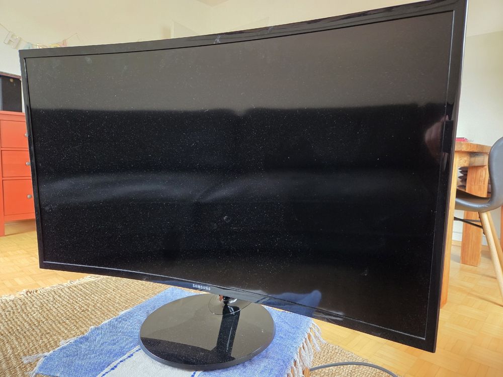 Samsung Curved Monitor 31 Zoll (Gebraucht) in Zürich für CHF 70 – nur ...