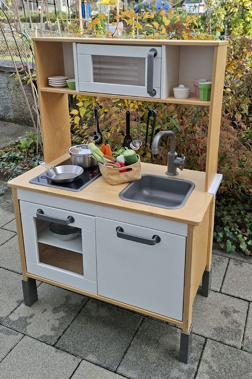 Gut erhaltene IKEA Kinderküche aus Holz mit Zubehör (Gebraucht) in ...