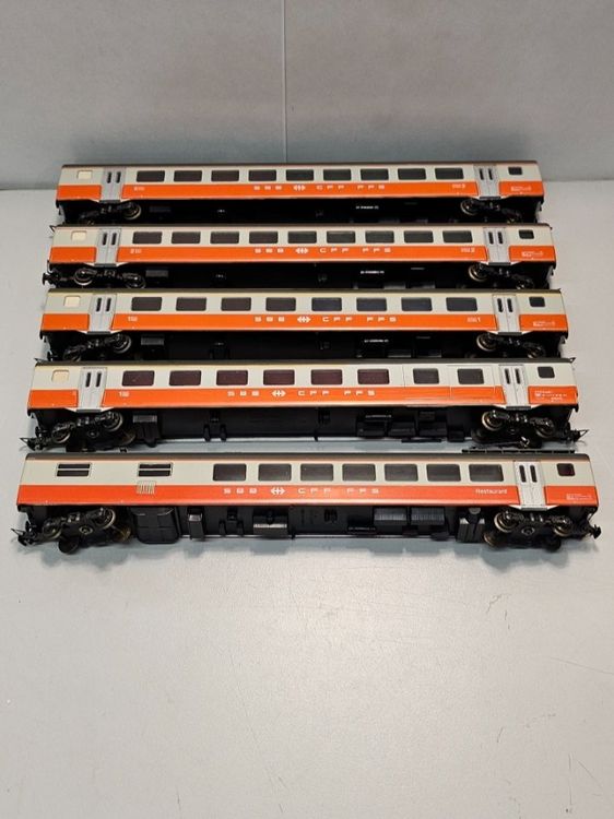 Liliput HO 885 SBB Swiss Express Set 5 Wagen (Gebraucht) in Vufflens-la-Ville für CHF 100 – mit ...