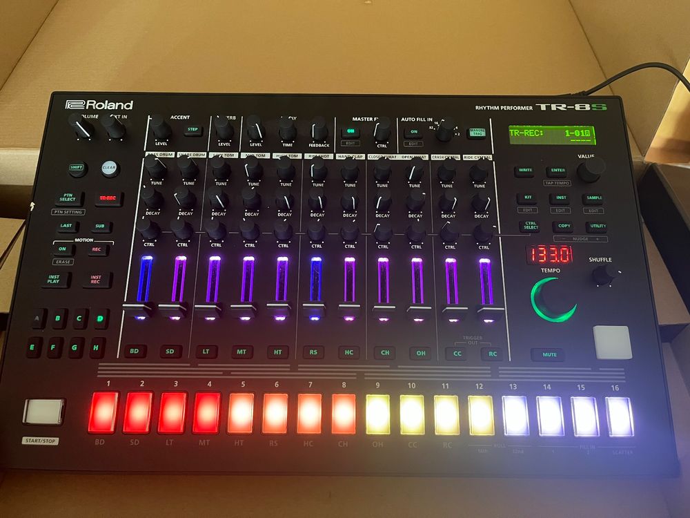 Roland Tr8s | Kaufen auf Ricardo