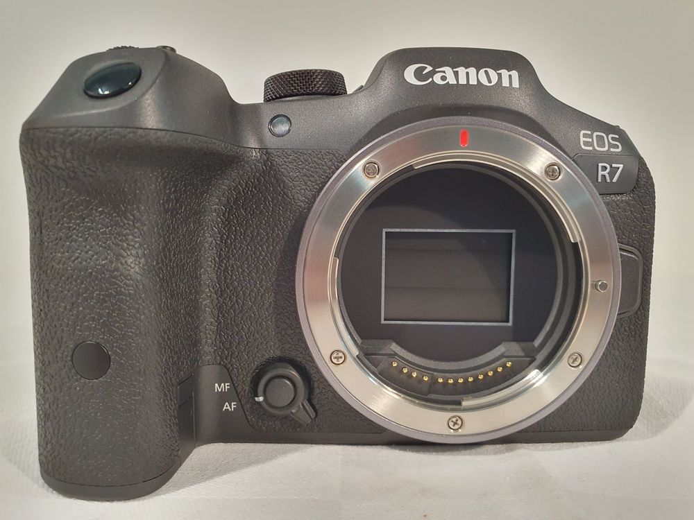 Canon EOS R7 Kamera Neu & unbenutzt, plus Zubehör (Ref. 248) (Gebraucht ...