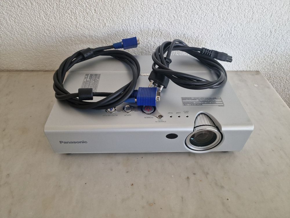 Panasonic Beamer PT-LB10E - LCD Projector (Gebraucht) in Bischofszell für CHF 12 – mit Lieferung ...