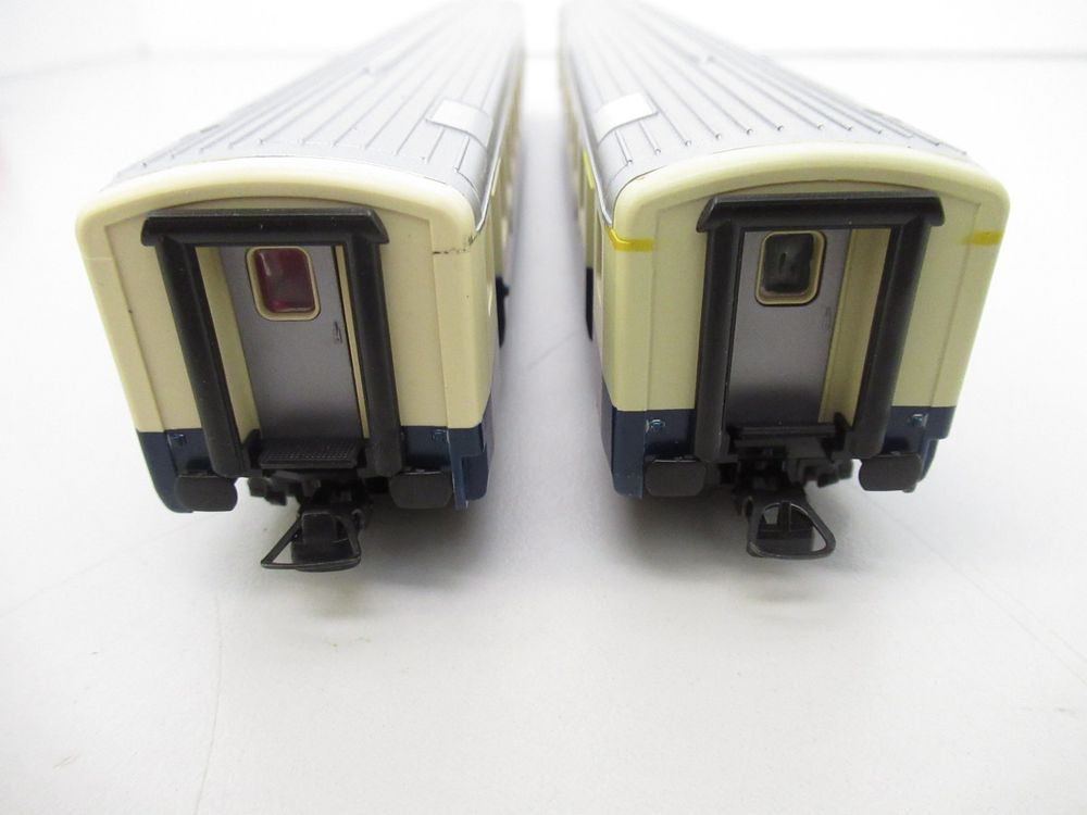 Roco 44321 & 44326 Personenwagen der BLS HO / DC (Gebraucht) in Basel ...