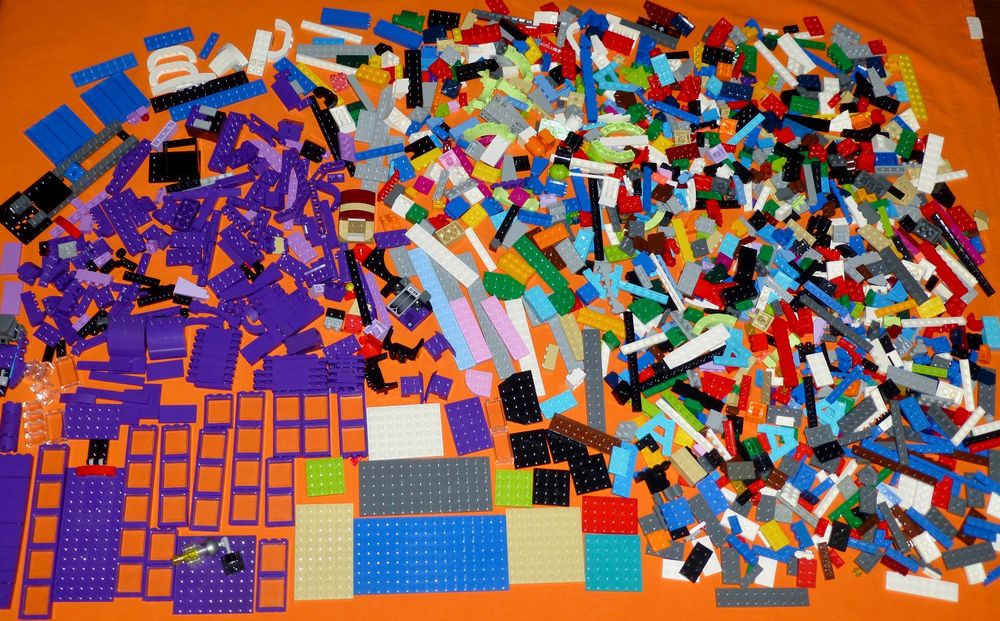 Lego / 1,6 Kilo bunt gemischte Bausteine, Plättli etc. (Gebraucht) in Langnau am Albis für CHF ...