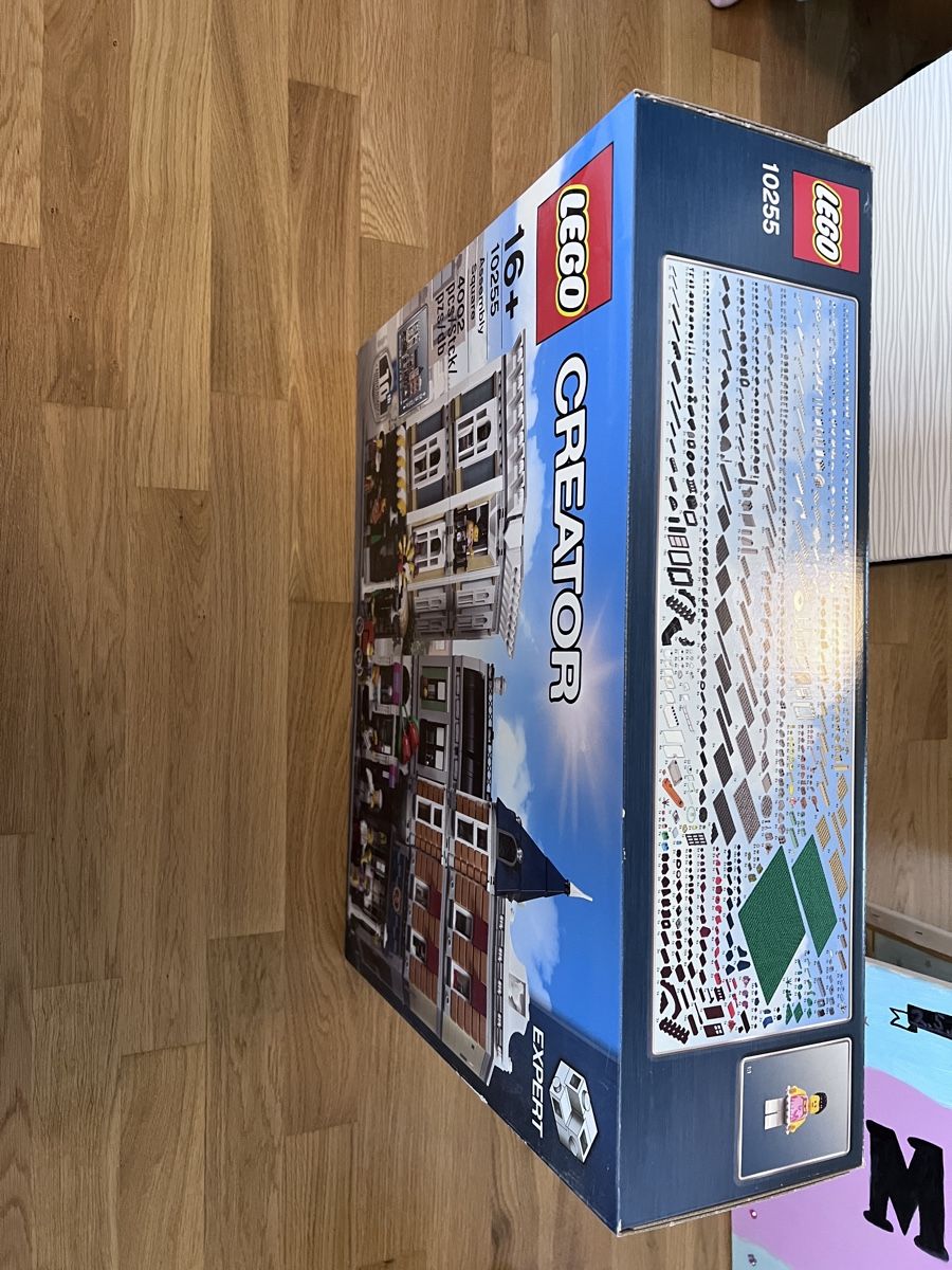 LEGO Creator Expert 10255 Assembly Square - OVP/neu! (Neu und ...