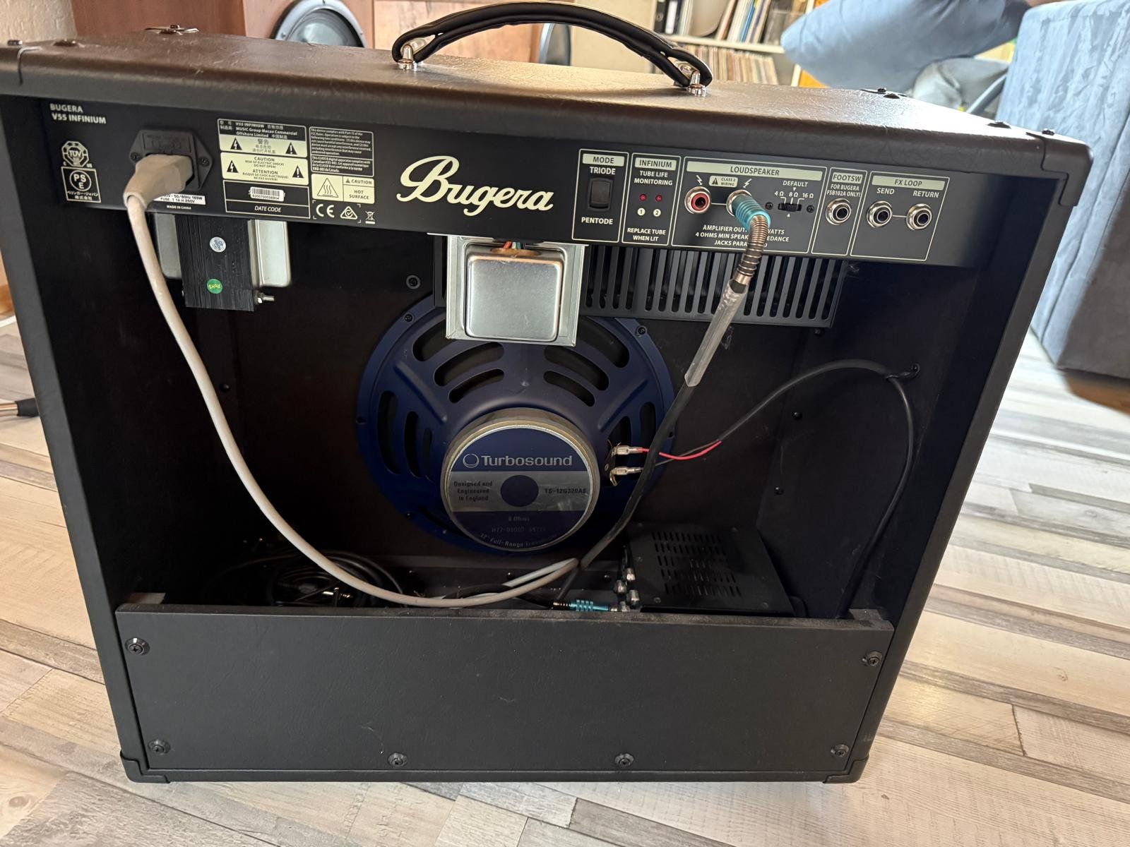 Bugera V55 Infinium Combo avec 55 Watt Classe A Puissance (Gebraucht ...