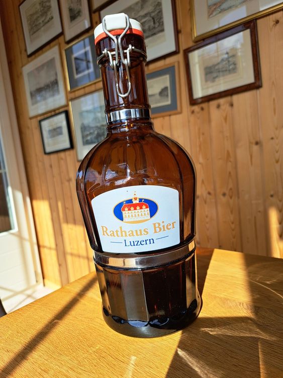 Bierkrug Rathaus Bier Luzern, 2 Liter (Gebraucht) in Meggen für CHF 9 – mit Lieferung auf ...