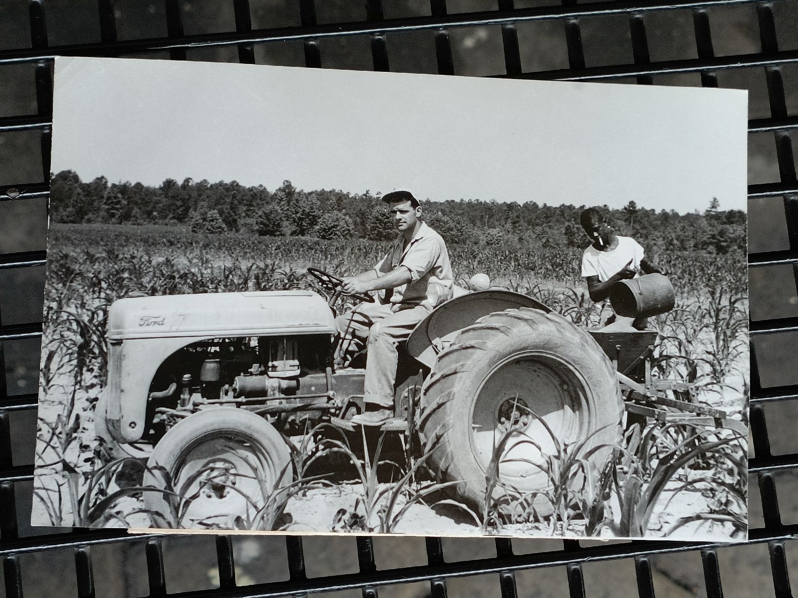 Presse Photo Ford Traktor mit Schweizer Landwirt in der USA (Gebraucht ...