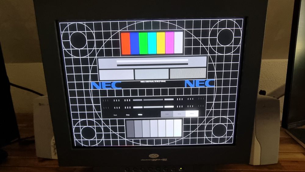 LACIE Electron22 Blue IV/ 2070sb CRT (Gebraucht) in Aathal-Seegräben ...