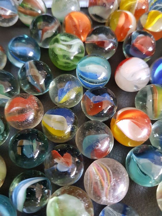 70 alte Murmeln bunt gemischt (Gebraucht) in Breitenbach für CHF 5 ...
