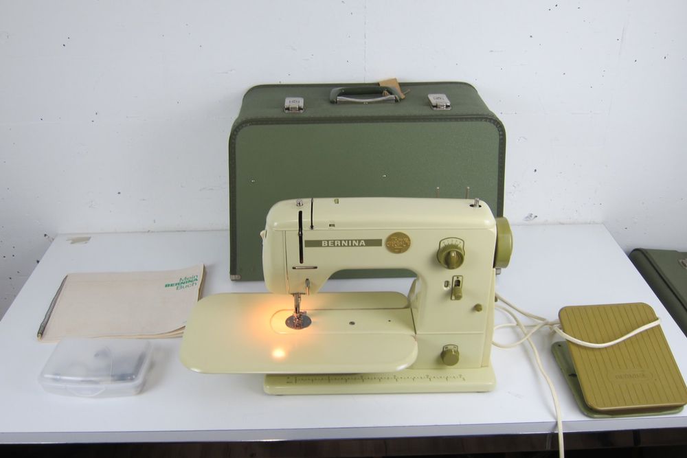 Nähmaschine Bernina 708 mit Koffer | Kaufen auf Ricardo