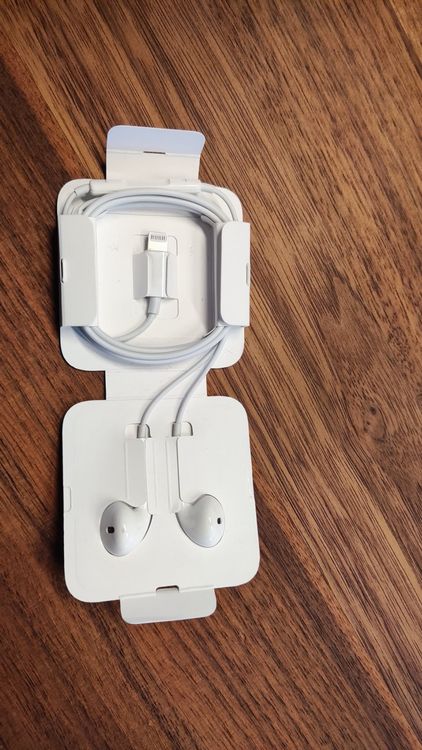EarPods iPhone (Lightning/Orginal) (Neu und originalverpackt) in ...
