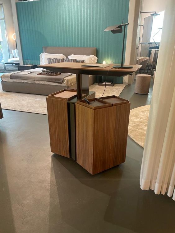 Pult Touch Down Unit | Molteni&C | 20 % Rabatt (Gebraucht) in Visp für CHF 4950 – mit Lieferung ...