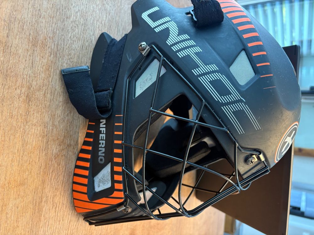 Unihoc Goalie Helm (Gebraucht) in Konolfingen für CHF 25 – nur Abholung ...
