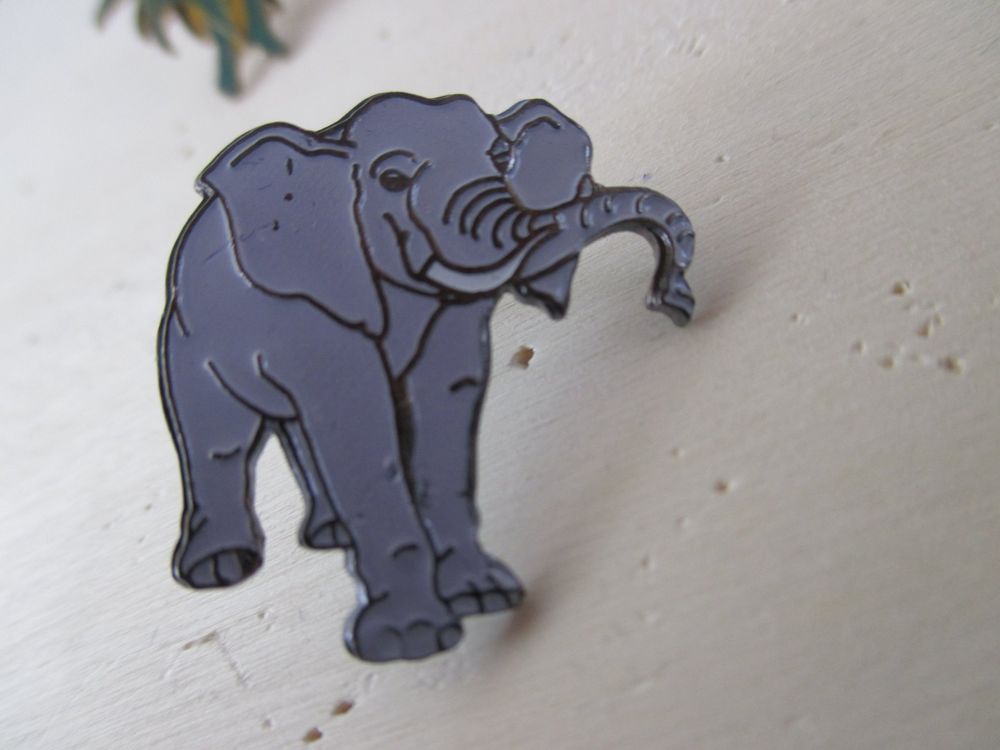 Elefant Elephant Pin (Neu (gemäss Beschreibung)) in Felsberg für CHF 0. ...