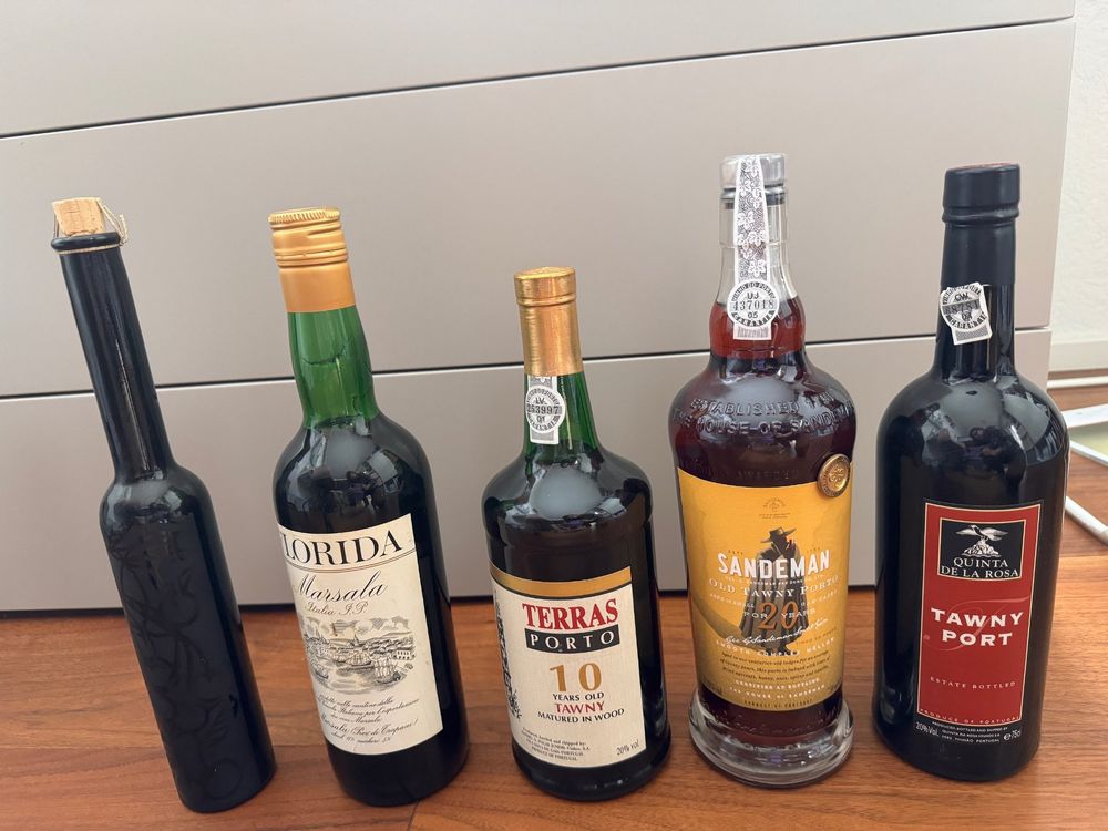 5 Flaschen; Portwein, Marsala, Zuger Kirsch (Neu und originalverpackt) in Baar für CHF 99 – mit ...