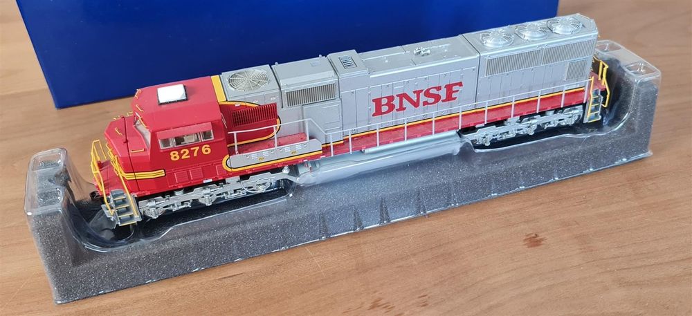 Genesis BNSF SD75I US Diesel Engine (Neu (gemäss Beschreibung)) in Thun ...