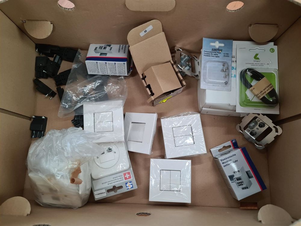 Kiste voll Elekromaterial ab 1.- | Kaufen auf Ricardo