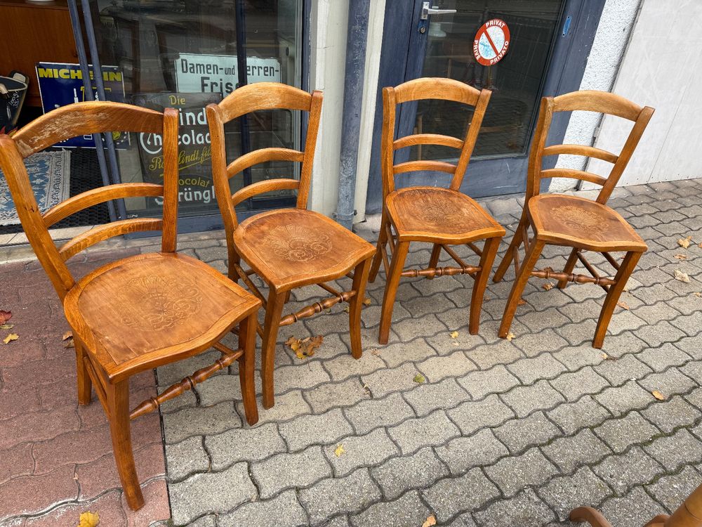 Erstaunlich Alte Holzstühle Zu Verschenken Ebenbild