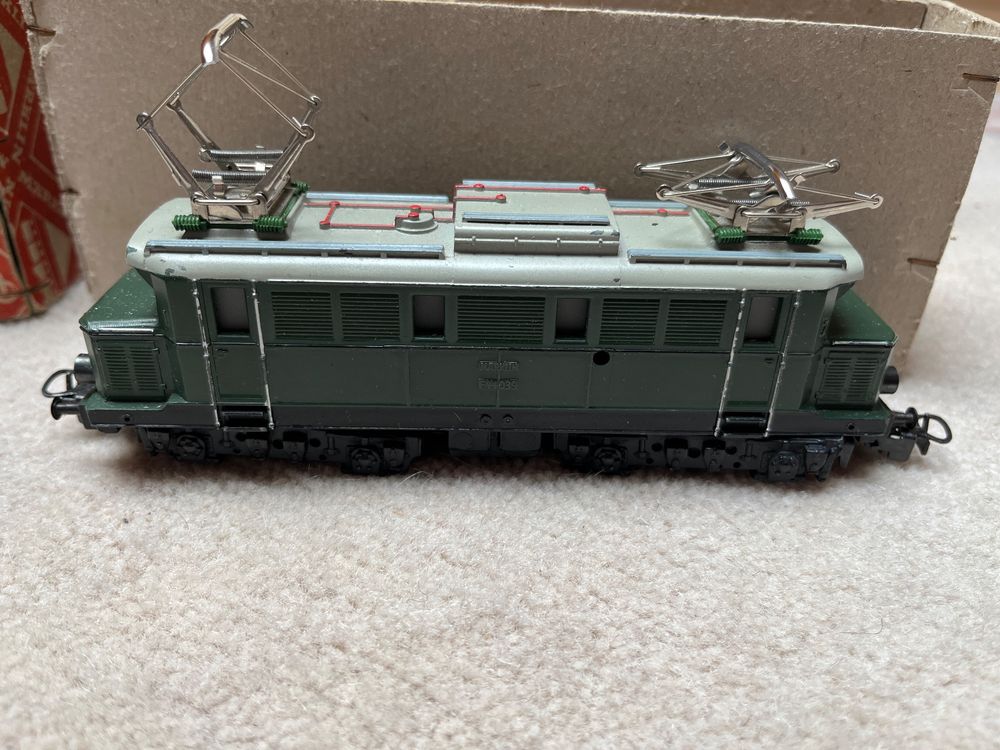 Märklin SET 800 3011 DB E-lok E44 039 OVP Rautenkarton (Gebraucht) in Schlieren für CHF 65 – mit ...