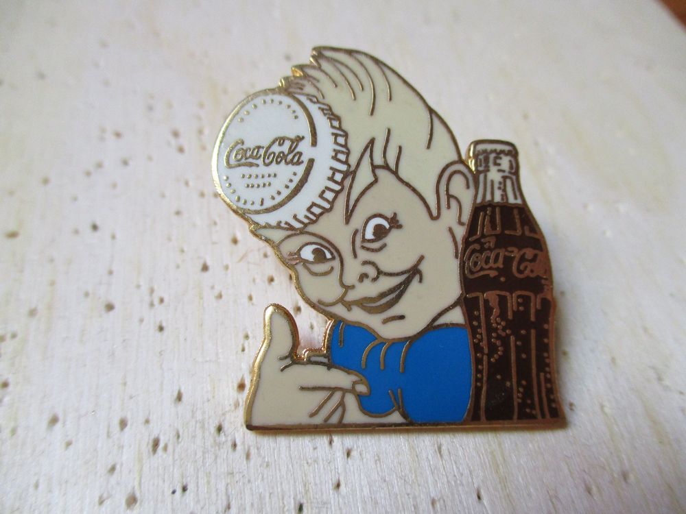 Coca Cola Boy Pin (Neu (gemäss Beschreibung)) in Felsberg für CHF 0.6 ...