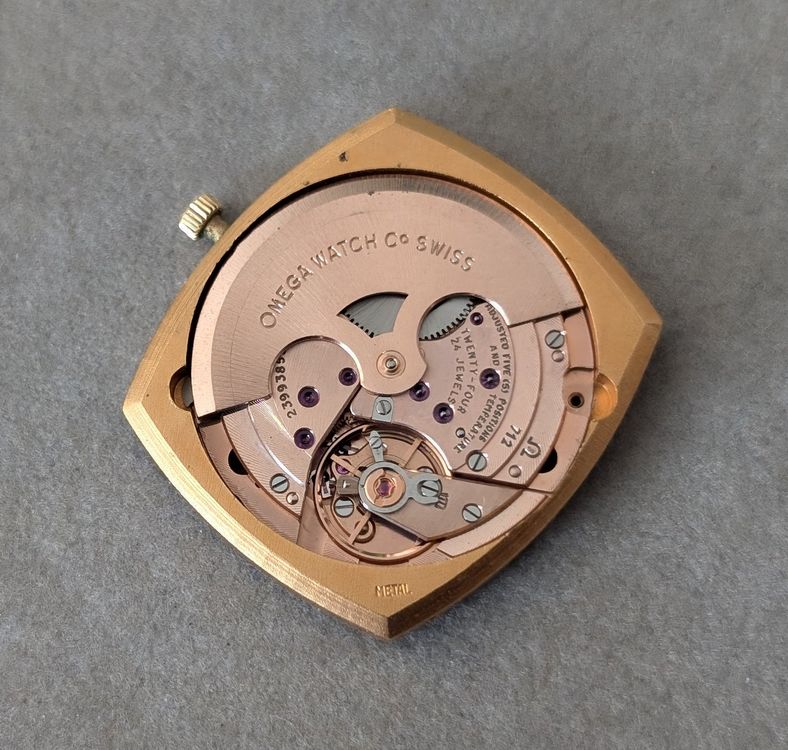 Omega Werk Cal. 712 (Defekt) in für CHF 51 – mit Lieferung auf Ricardo ...