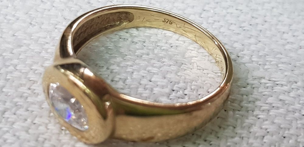 GOLD RING 375 (Gebraucht) in Bilten für CHF 75 – mit Lieferung auf ...