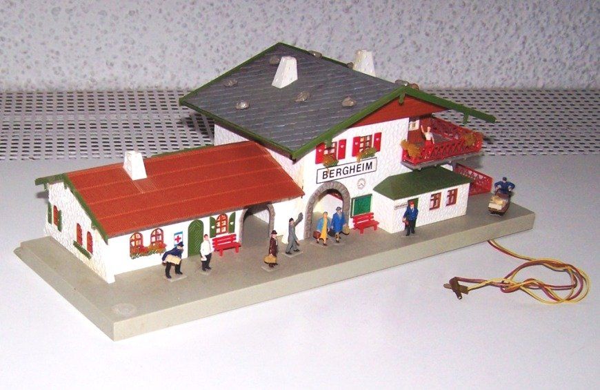 Faller 108 H0 Bahnhof Bergheim, mit 11 Figuren, super schön (Gebraucht ...