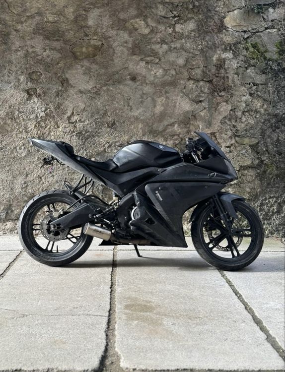 Yamaha yzf R125 pour pièces ou à réparer | Kaufen auf Ricardo