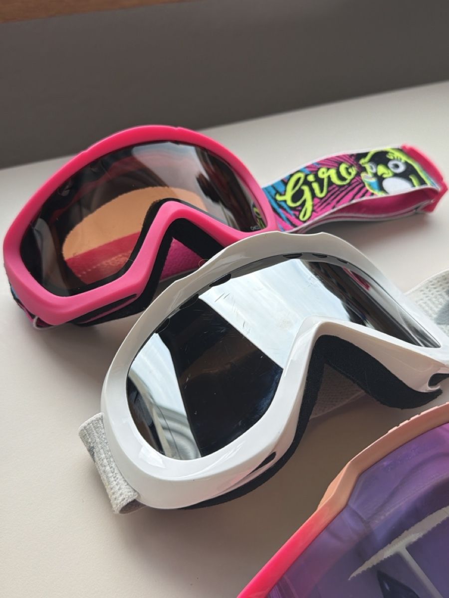 Stylish Ski Goggles in different sizes. Price includes all. (Gebraucht ...