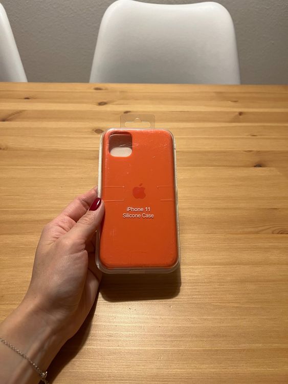 iPhone 11 Hülle Orange (Neu (gemäss Beschreibung)) in Wölflinswil für ...
