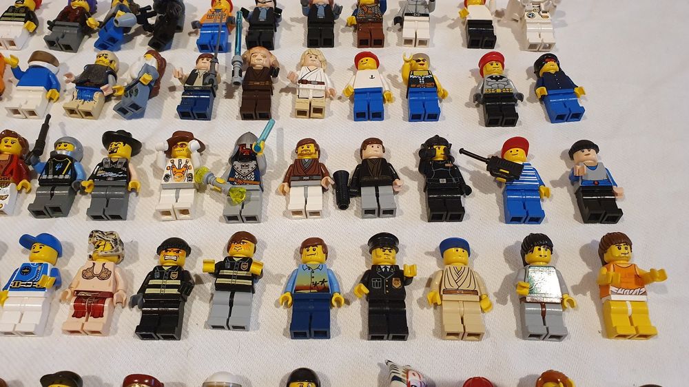 60 komplette LEGO System Figuren Minifiguren Männchen kg (Gebraucht) in ...