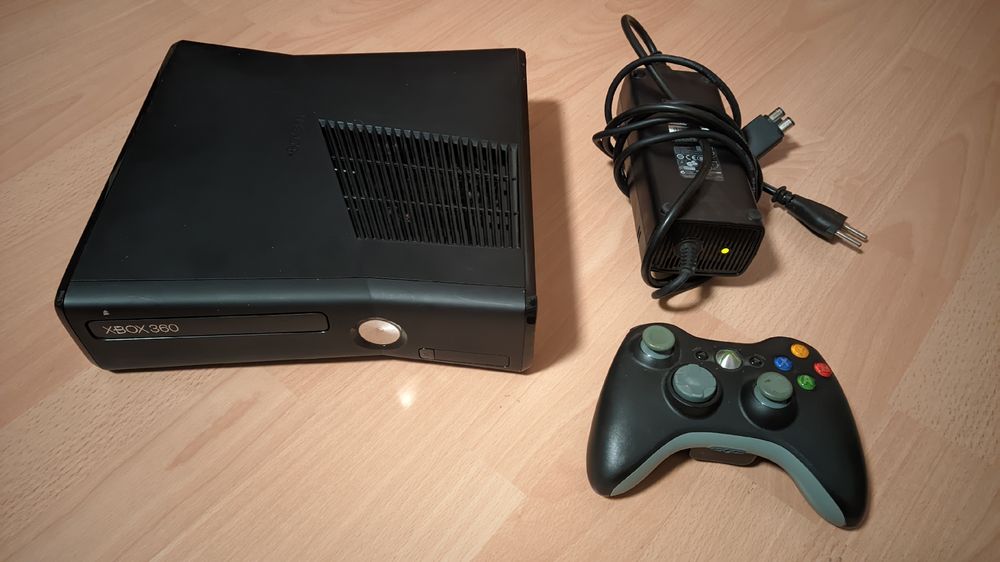 Xbox 360 S 320GB (RROD) (Defekt) in für CHF 29.9 – mit Lieferung auf ...