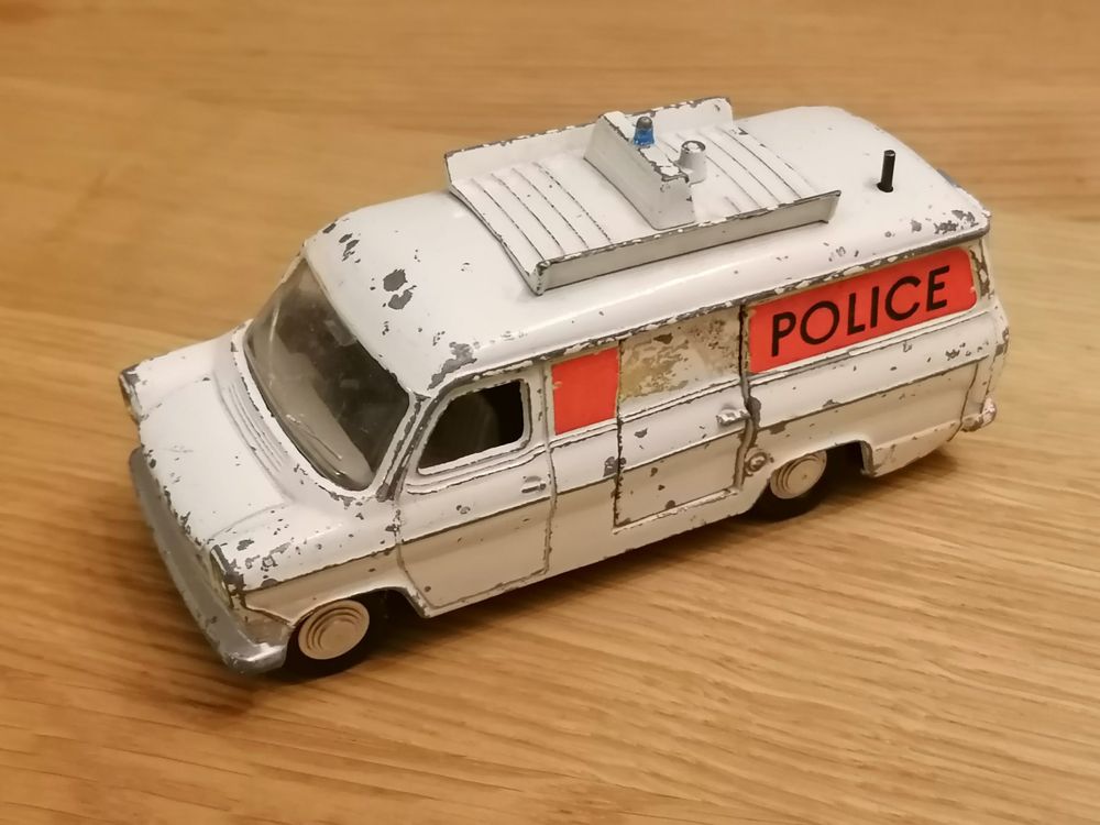 Dinky Toys - Ford Transit Van (Defekt) in Basel für CHF 9.9 – mit ...