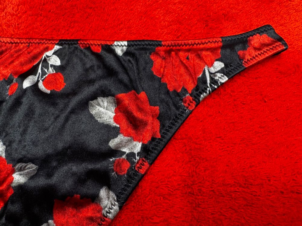 🌹Eleganter Satin String-Tanga m. Rosenmuster, Gr. S/M🌹 (Gebraucht) in ...