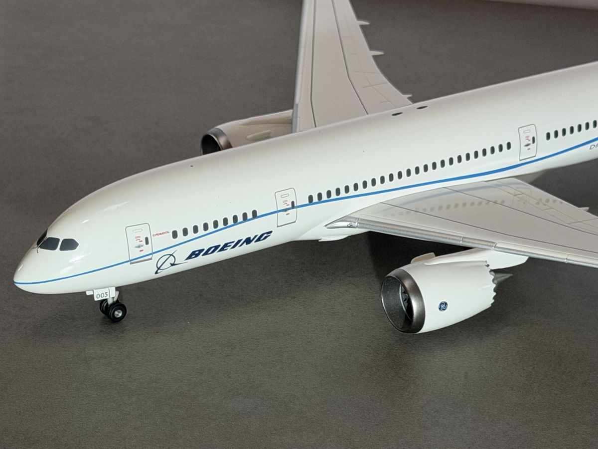 Hogan 1:200 Boeing 787-8 Dreamliner Protoype Livery (Gebraucht) in ...