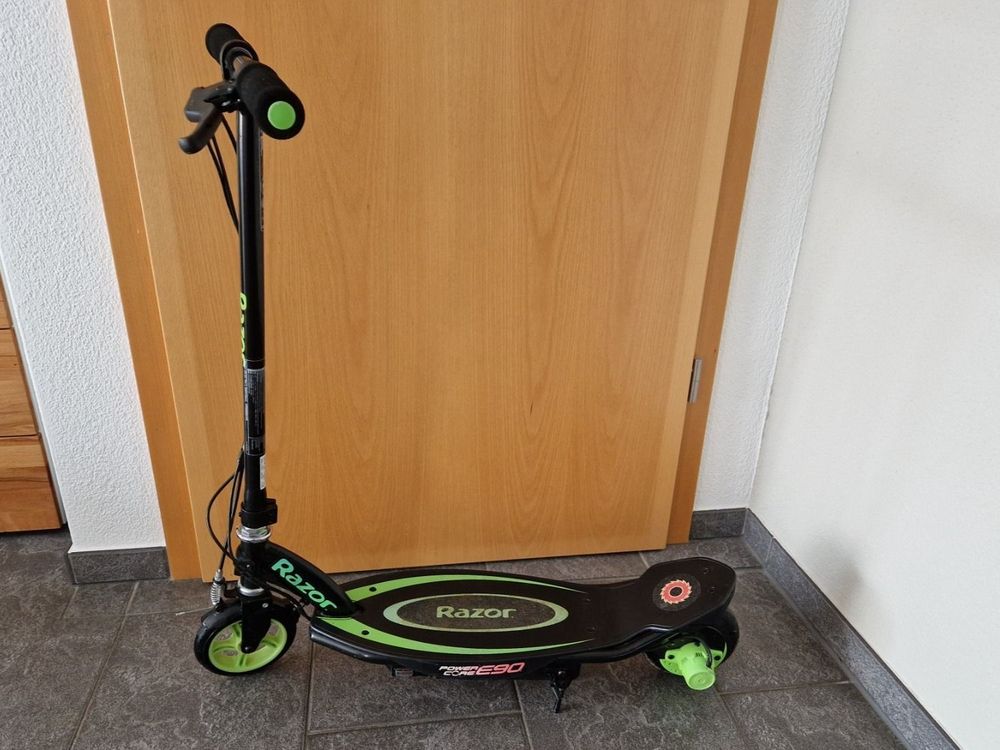 Razor Elektro Scooter Power Core E90, Green | Kaufen auf Ricardo