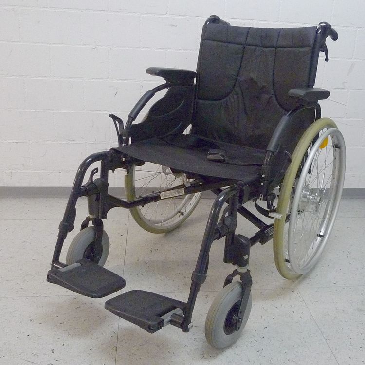 Rollstuhl Invacare SB 50 cm, nur CHF 209 | Kaufen auf Ricardo