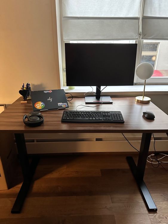 Adjustable Standing Desk 130 x 72 cm Dark Wood | Kaufen auf Ricardo