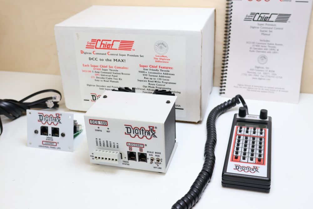 Digitrax Digital Zentrale DCS 100 & Steuerung DT 400 & mehr (Gebraucht ...