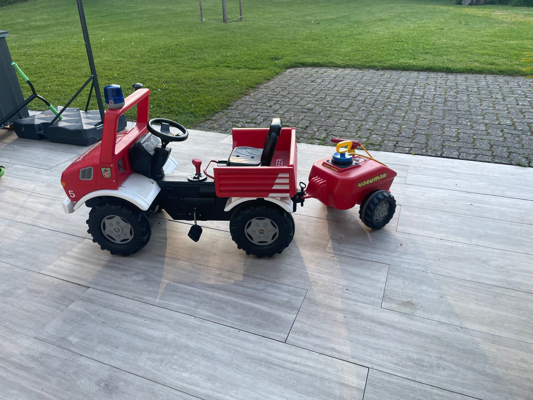 Rolly Toys Feuerwehr Unimog Trettraktor mit Tankanhänger (Gebraucht) in ...