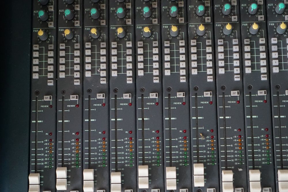 Soundcraft K3 Theatre 40 channel profi mischpult der 90er (Gebraucht ...