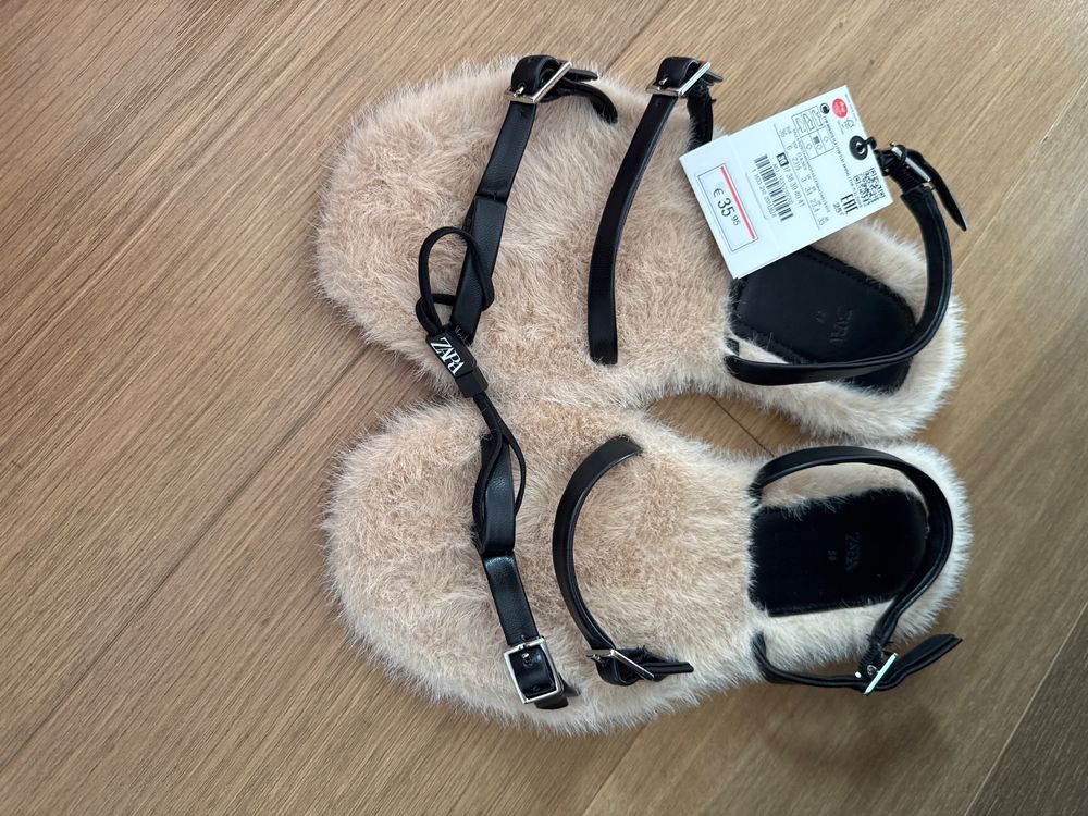 Zara Sandalen Fell neu Gr.36 (Neu und originalverpackt) in Triesen für CHF 30 – mit Lieferung ...