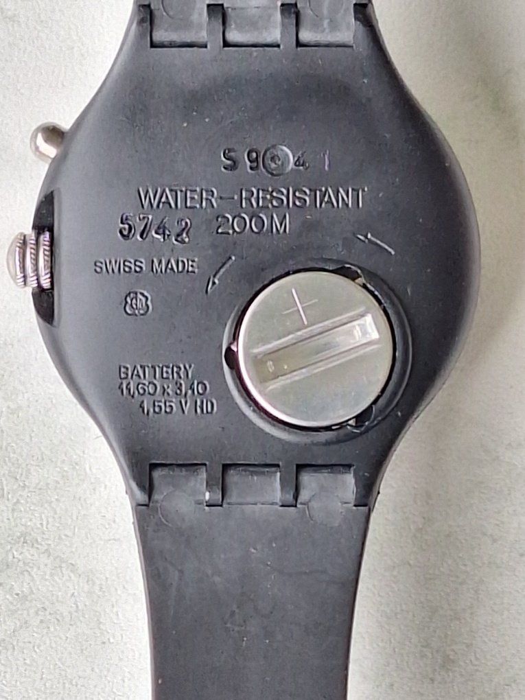 Montre à quartz , Swatch, pile à changer, selon photos (Neuf (Voir ...