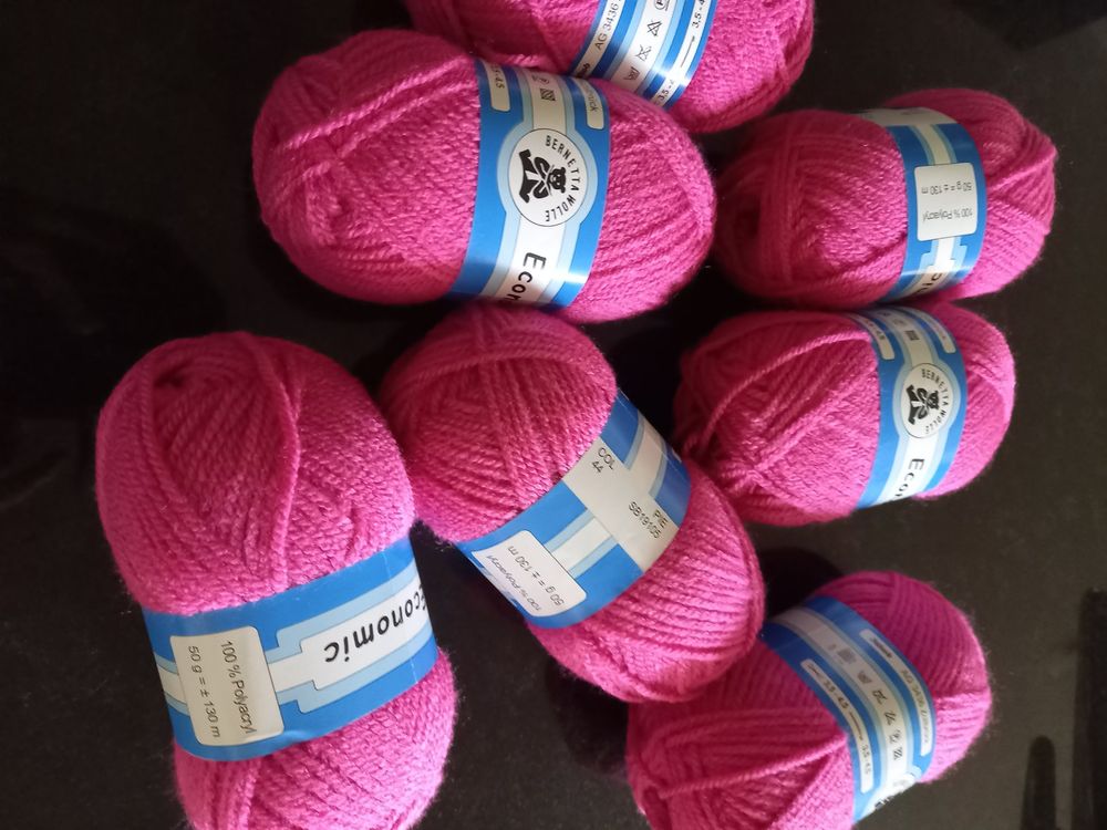 7 Stk.Acryl Wolle (Neu (gemäss Beschreibung)) in Zizers für CHF 8.4 – mit Lieferung auf Ricardo ...