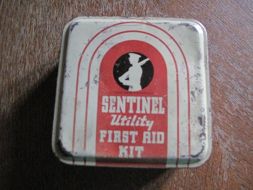 Alte Blechdose Sentinel- first aid kit (Gebraucht) in für CHF 8 – mit ...