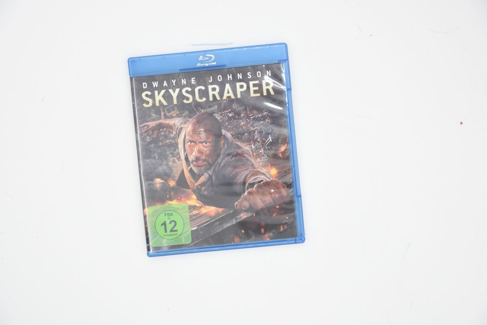Skyscraper Blu-ray Disc (Gebraucht) in Forch für CHF 1 – mit Lieferung ...