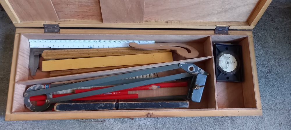 Diverses Werkzeug im Holzkoffer (Gebraucht) in Schönholzerswilen für CHF 10 – mit Lieferung auf ...