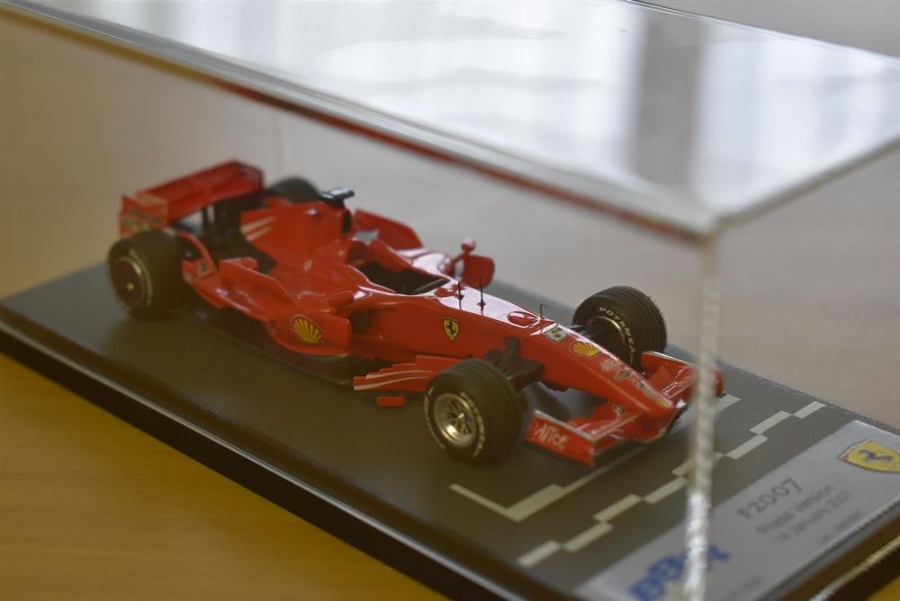 1/43 Ferrari F2007 Press Version (Neu und originalverpackt) in Stein AR für CHF 135 – mit ...